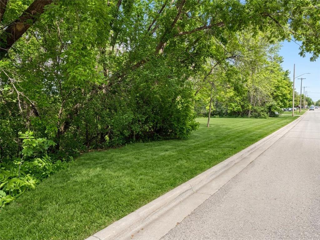 202 W Everett Avenue, Fergus Falls, MN, 56537 | MLS: 7079261 | Edina Realty