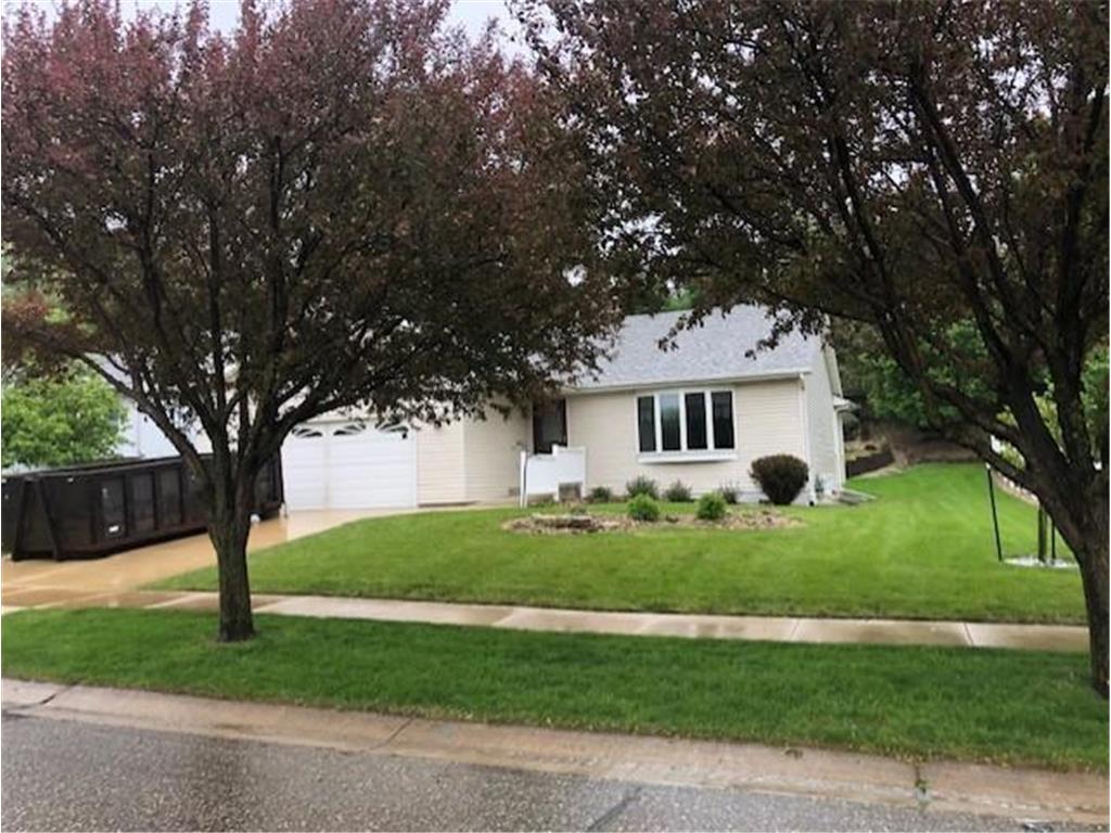 2023 Woodcrest Lane SW, Rochester, MN, 55902 | MLS: 6724616 | Edina Realty