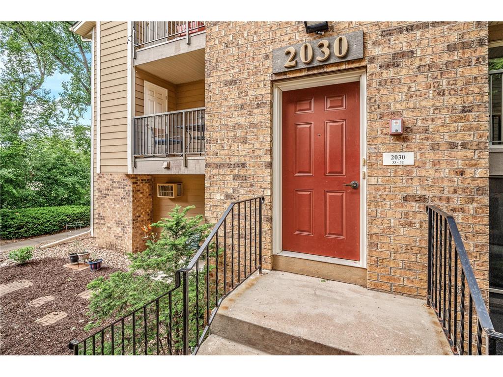 2030 Ridge Drive #33, Saint Louis Park, MN, 55416 | MLS: 6729874 | Edina Realty
