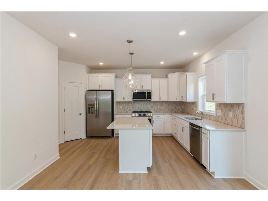 2033 Hadley Hills Drive NE, Rochester, MN, 55906 | MLS: 6802130 | Edina ...