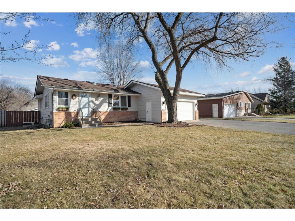 20460 Howland Avenue W, Lakeville, MN, 55044 | MLS: 6501150 | Edina Realty