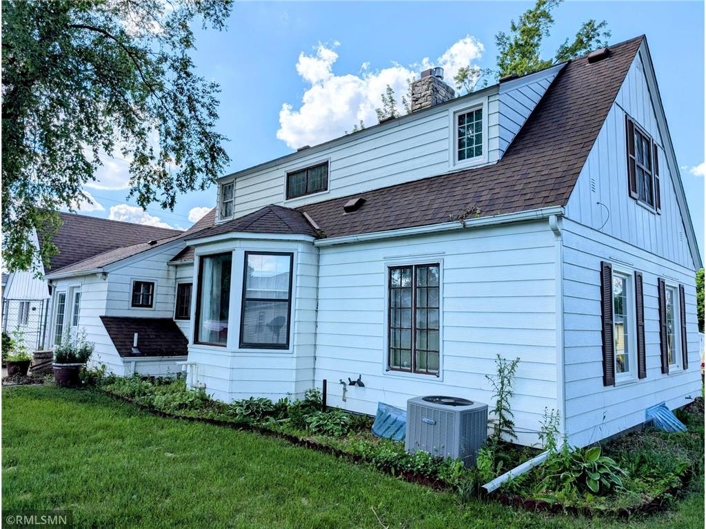 205 5th Street S, Sauk Centre, MN, 56378 | MLS: 6749124 | Edina Realty