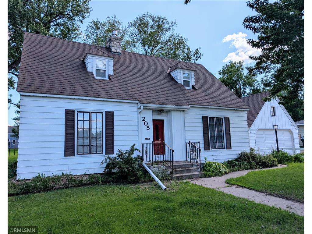 205 5th Street S, Sauk Centre, MN, 56378 | MLS: 6749124 | Edina Realty