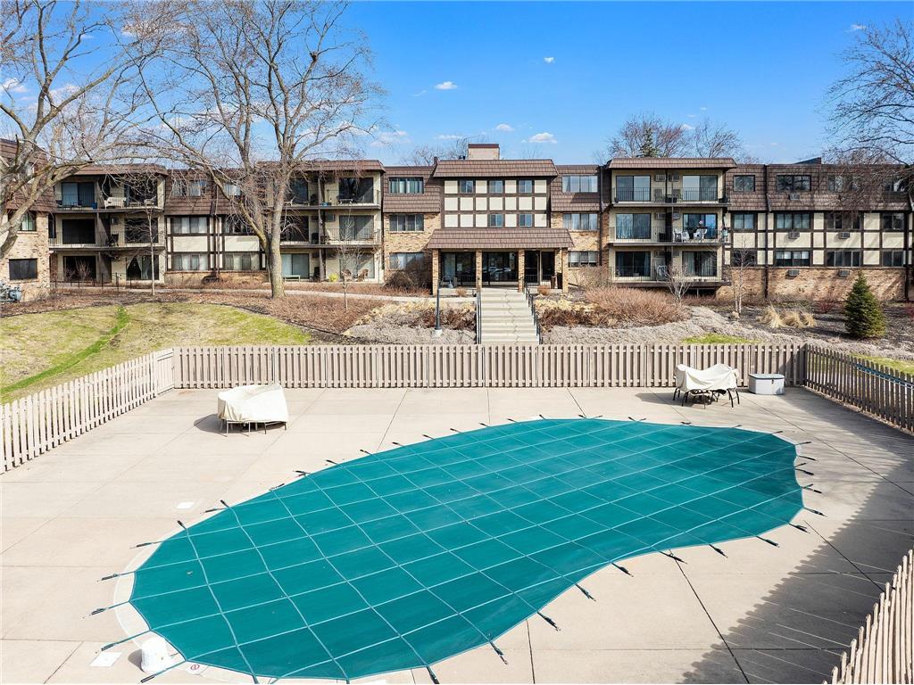 205 Barry Avenue S #208, Wayzata, MN, 55391 | MLS: 6772481 | Edina Realty