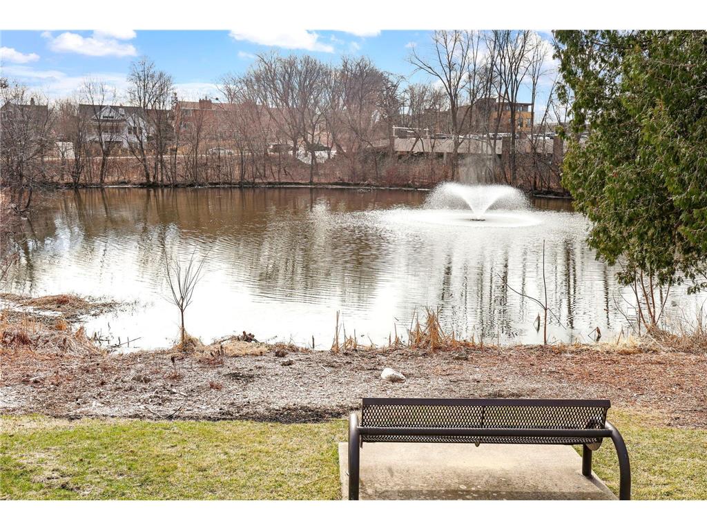 205 Barry Avenue S #208, Wayzata, MN, 55391 | MLS: 6772481 | Edina Realty