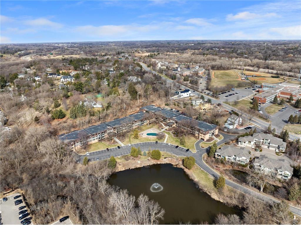 205 Barry Avenue S #208, Wayzata, MN, 55391 | MLS: 6772481 | Edina Realty