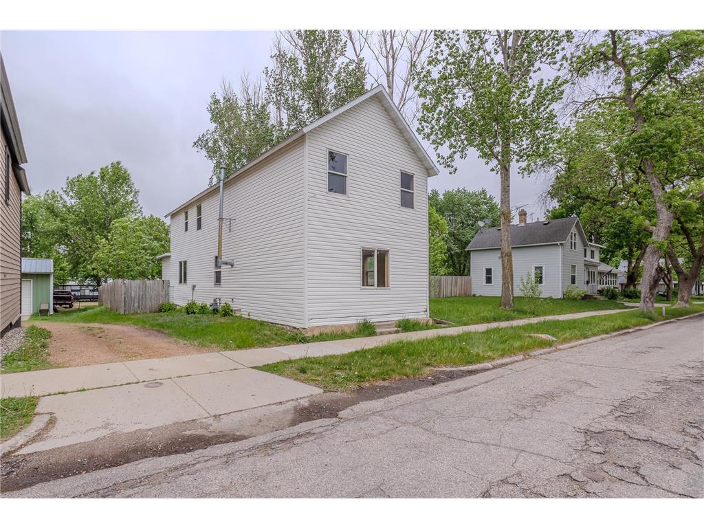 205 Elm Avenue SE, Montgomery, MN, 56069 | MLS: 6724608 | Edina Realty