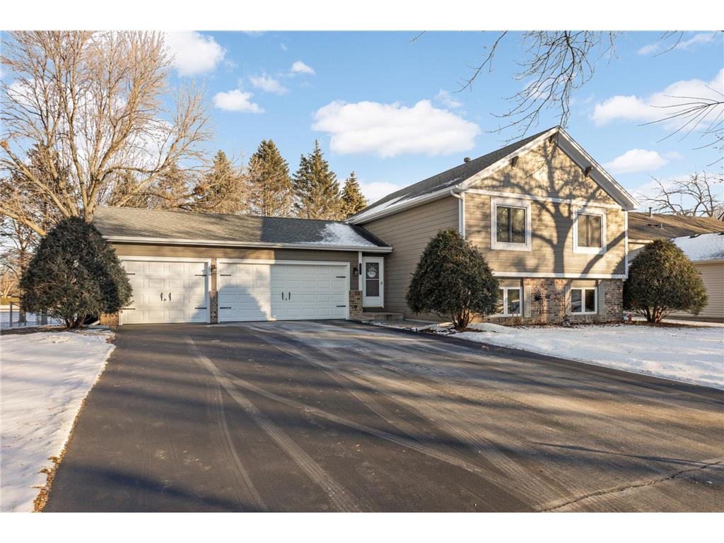 20622 Jaguar Avenue, Lakeville, MN, 55044 | MLS: 6653609 | Edina Realty