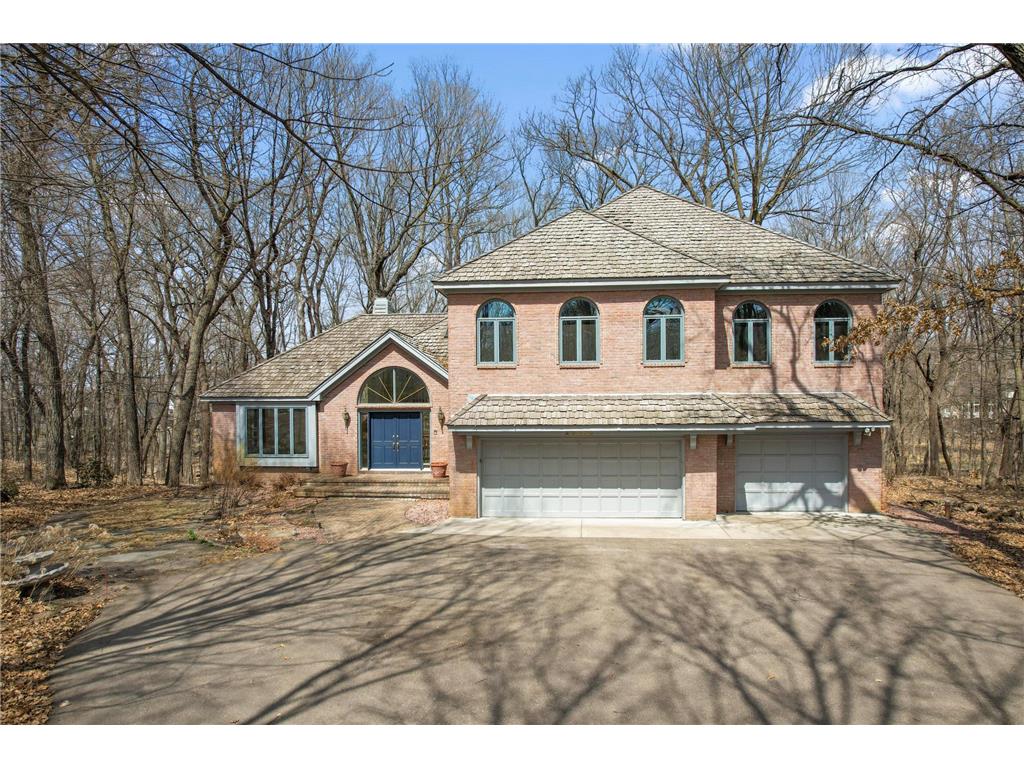 20660 Woodhaven Place, Deephaven, MN, 55331 | MLS: 6637801 | Edina Realty