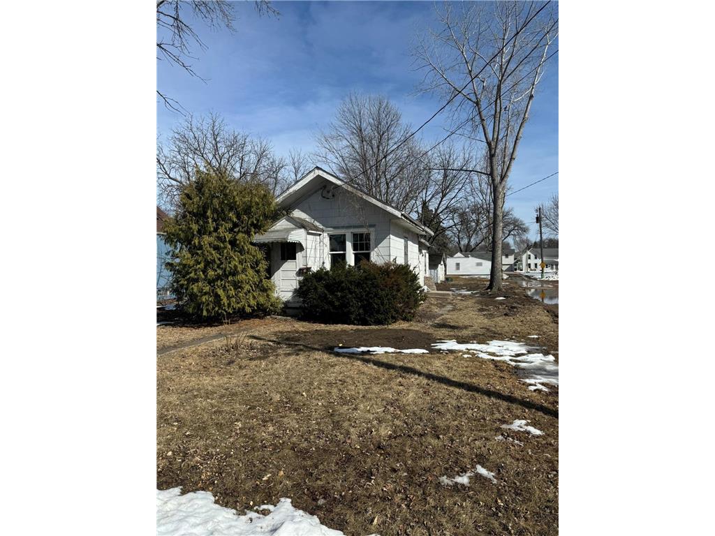 207 6th Street NW, Montgomery, MN, 56069 | MLS: 6681700 | Edina Realty