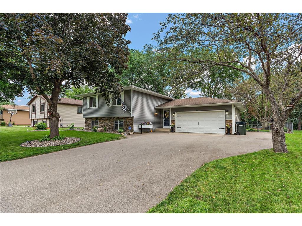 20700 Italy Avenue, Lakeville, MN, 55044 | MLS: 6560442 | Edina Realty