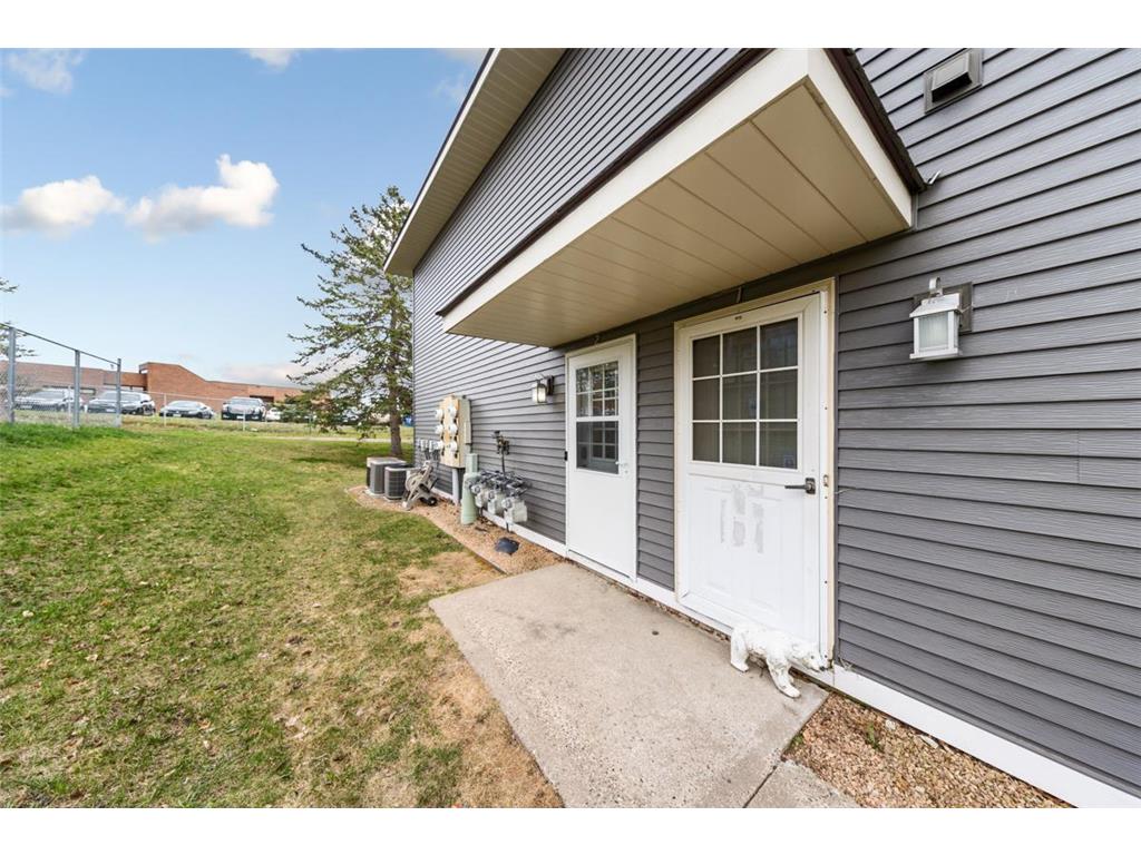 2077 N Park Drive #2, Saint Paul, MN, 55119 | MLS: 6519705 | Edina Realty
