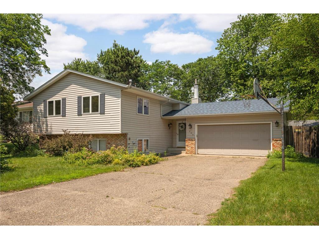 209 Dennison Avenue, Shoreview, MN, 55126 | MLS: 6771956 | Edina Realty