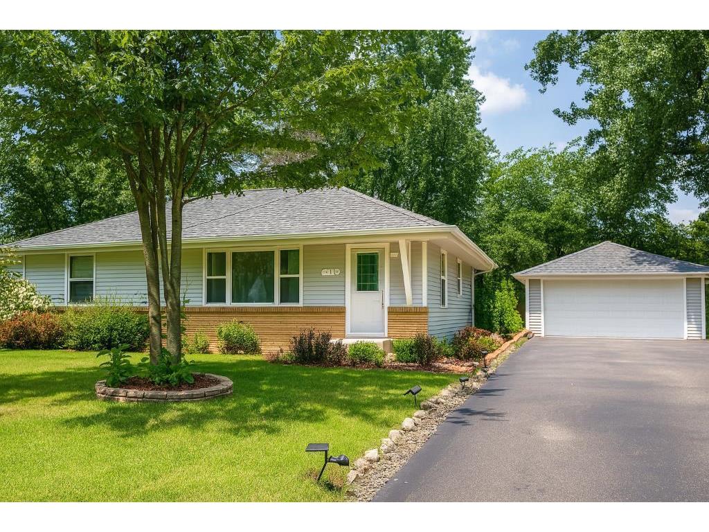 211 92nd Avenue NE, Blaine, MN, 55434 | MLS: 6763729 | Edina Realty