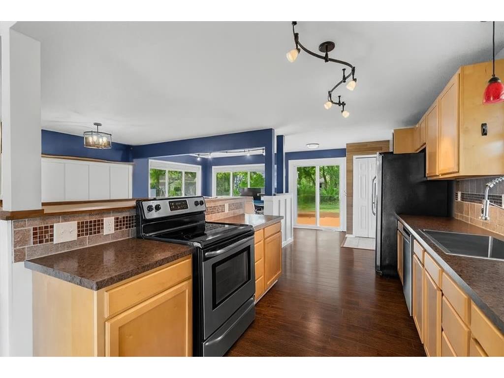 211 92nd Avenue NE, Blaine, MN, 55434 | MLS: 6763729 | Edina Realty