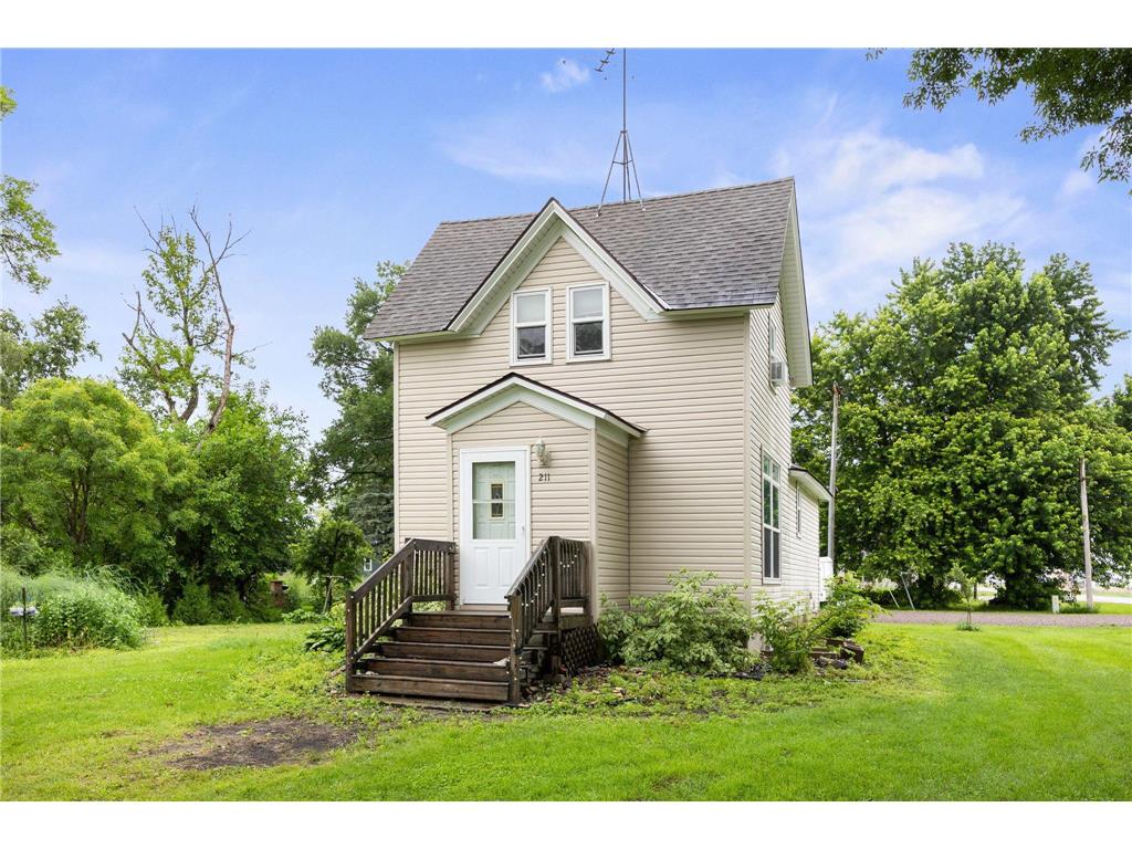 211 Bowman Street, Stewart, MN, 55385 | MLS: 6715051 | Edina Realty
