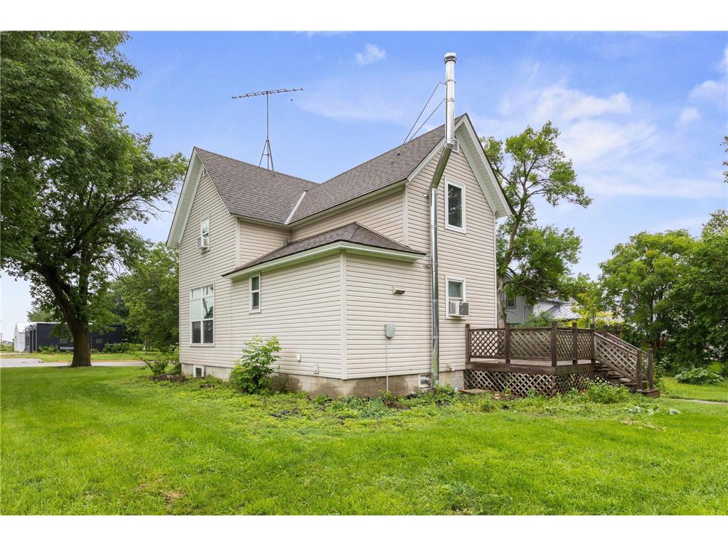 211 Bowman Street, Stewart, MN, 55385 | MLS: 6715051 | Edina Realty