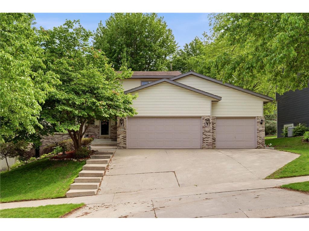 2112 Parkwood Hills Drive NE, Rochester, MN, 55906 | MLS: 7079824 ...