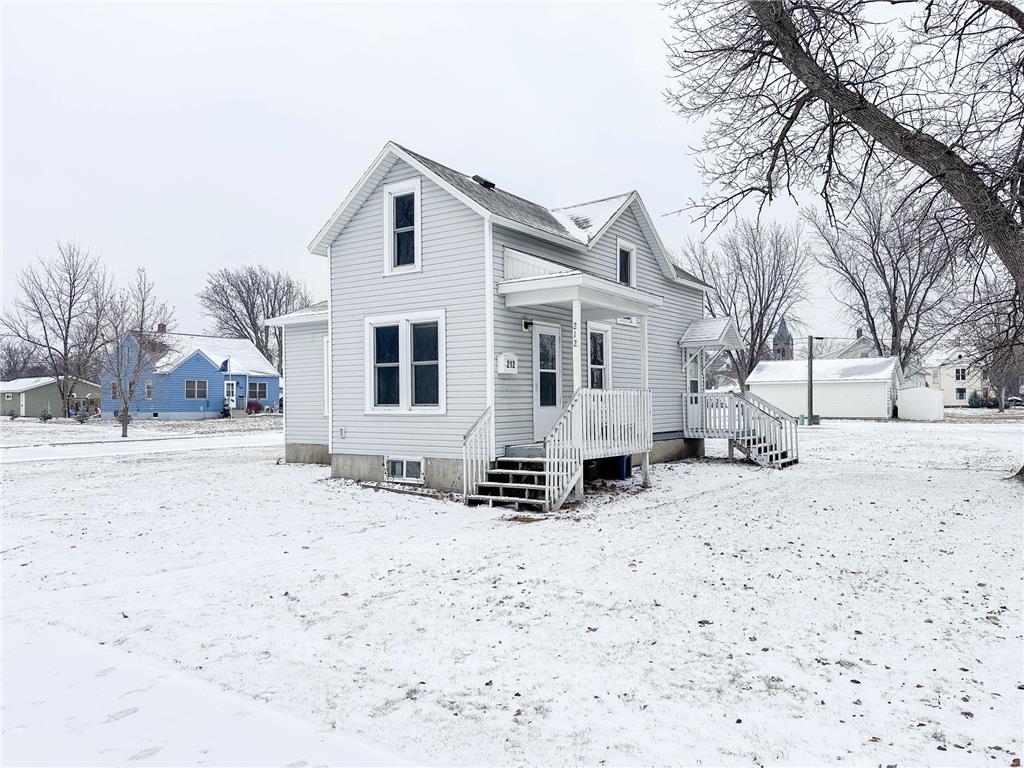 212 17th Street N, Benson, MN, 56215 | MLS: 6640392 | Edina Realty