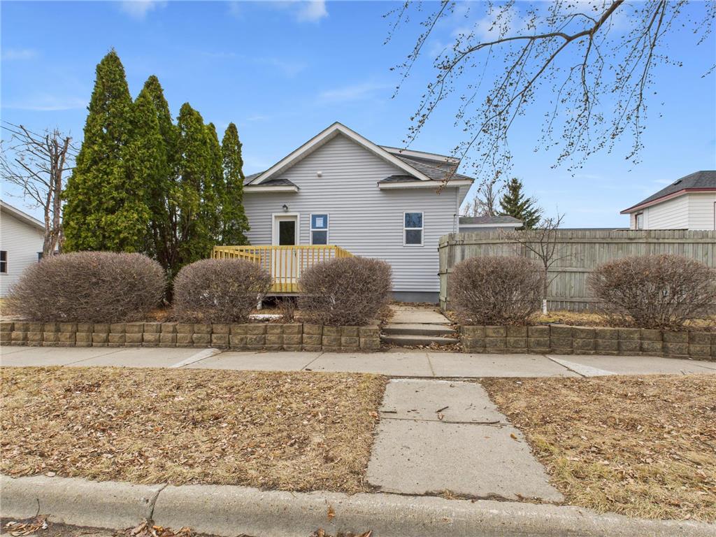 212 6th Street S, Sauk Centre, MN, 56378 | MLS: 6688067 | Edina Realty