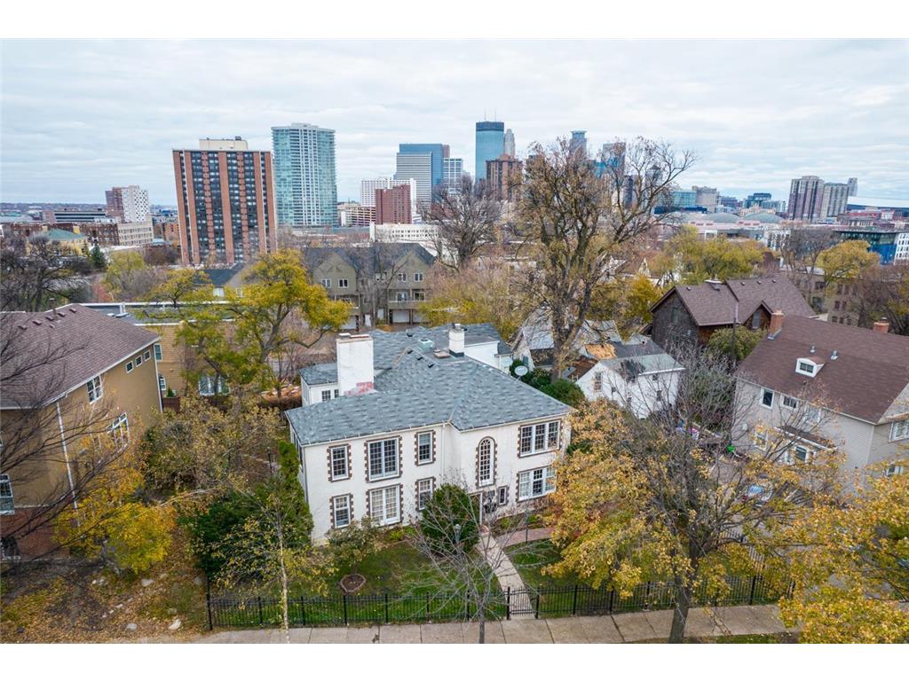 212 Ridgewood Avenue, Minneapolis, MN, 55403 | MLS: 6461134 | Edina Realty
