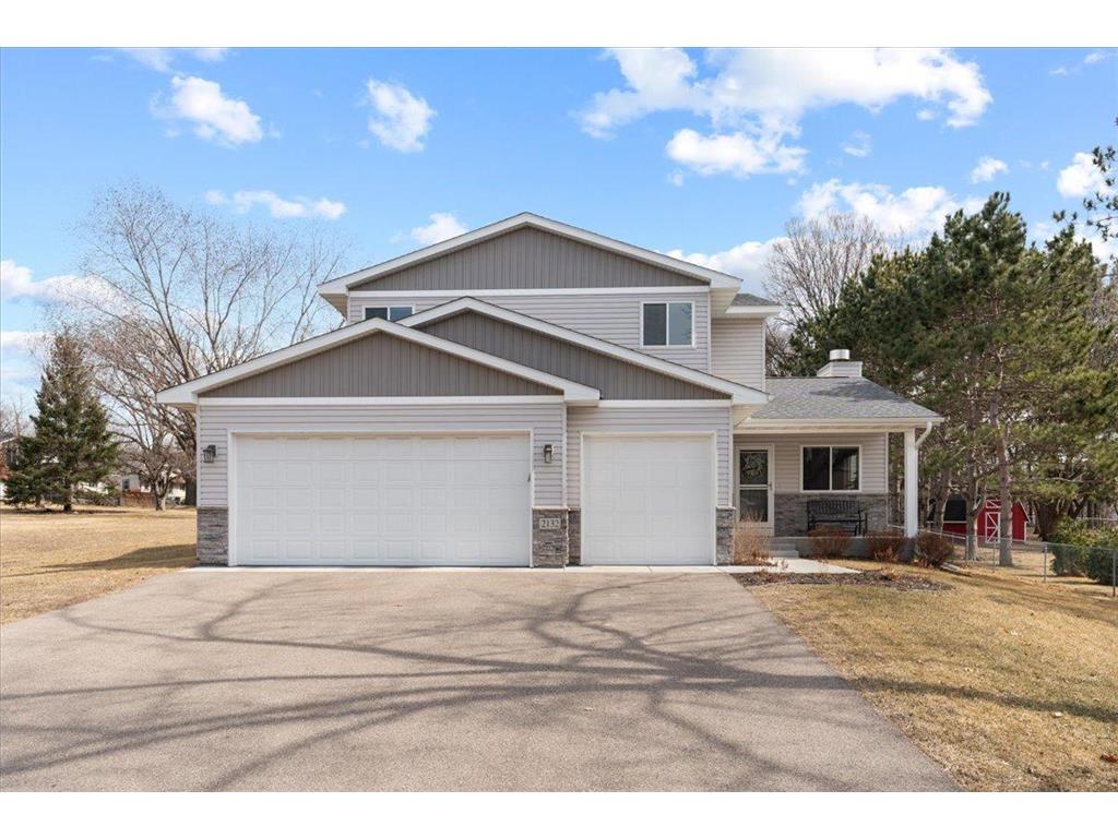 2132 Arkwright Street, Maplewood, MN, 55117 | MLS: 6682452 | Edina Realty