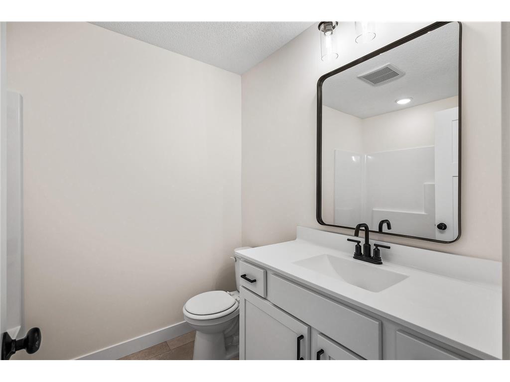 2140 Arkwright Street, Maplewood, MN, 55117 | MLS: 6716516 | Edina Realty