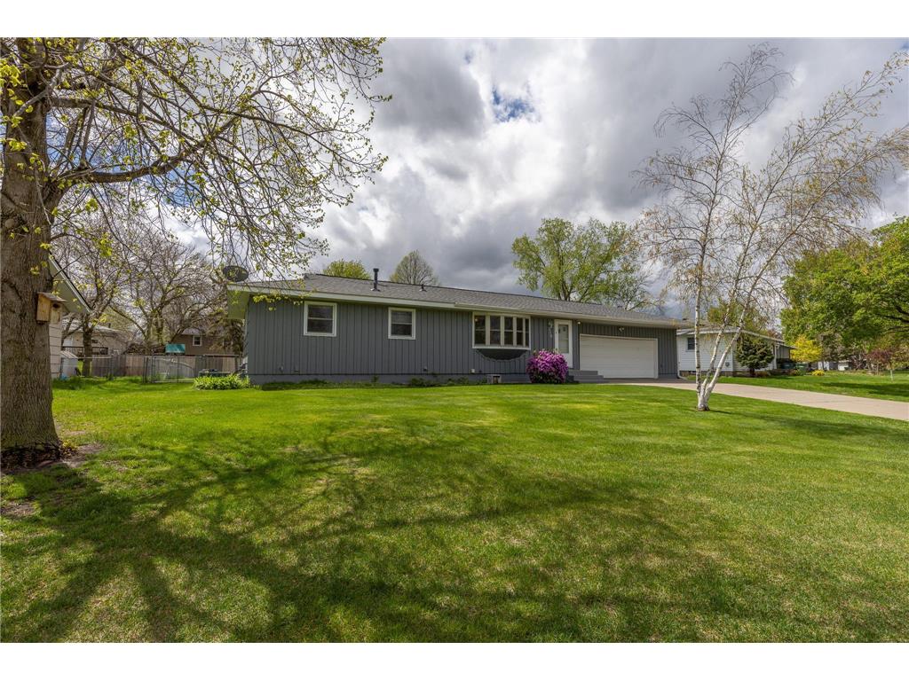 216 Oak Park Drive NE, Blaine, MN, 55434 | MLS: 6532892 | Edina Realty