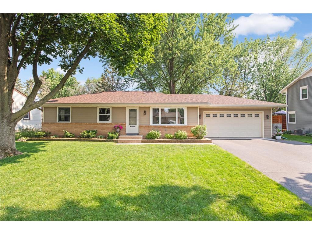 2178 Mapleview Avenue, Maplewood, MN, 55109 | MLS: 6391438 | Edina Realty
