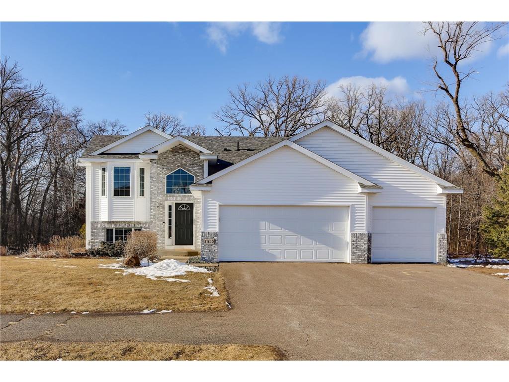 21840 Linnet Street NW, Oak Grove, MN, 55011 | MLS: 6682501 | Edina Realty