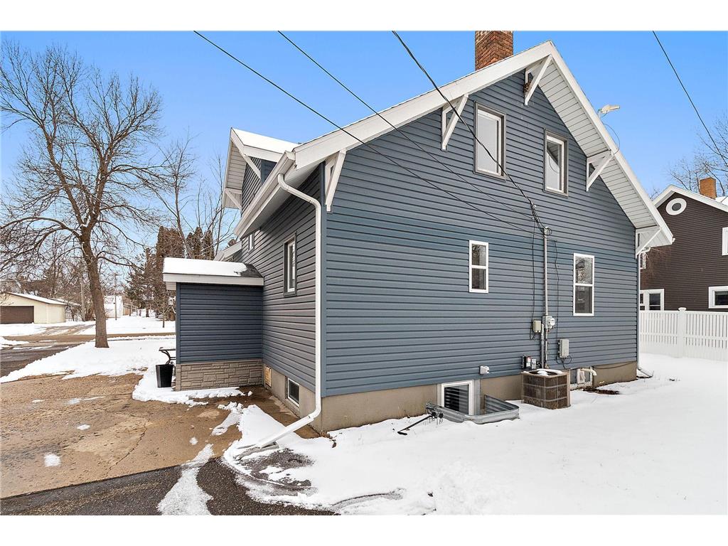 219 12th Avenue W, Alexandria Twp, MN, 56308 | MLS: 7035117 | Edina Realty