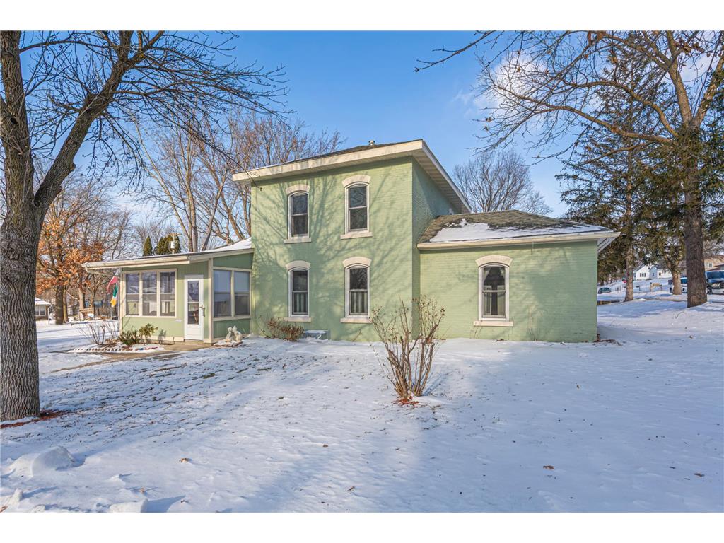 219 Davis Street, Le Sueur, MN, 56058 | MLS: 6780408 | Edina Realty
