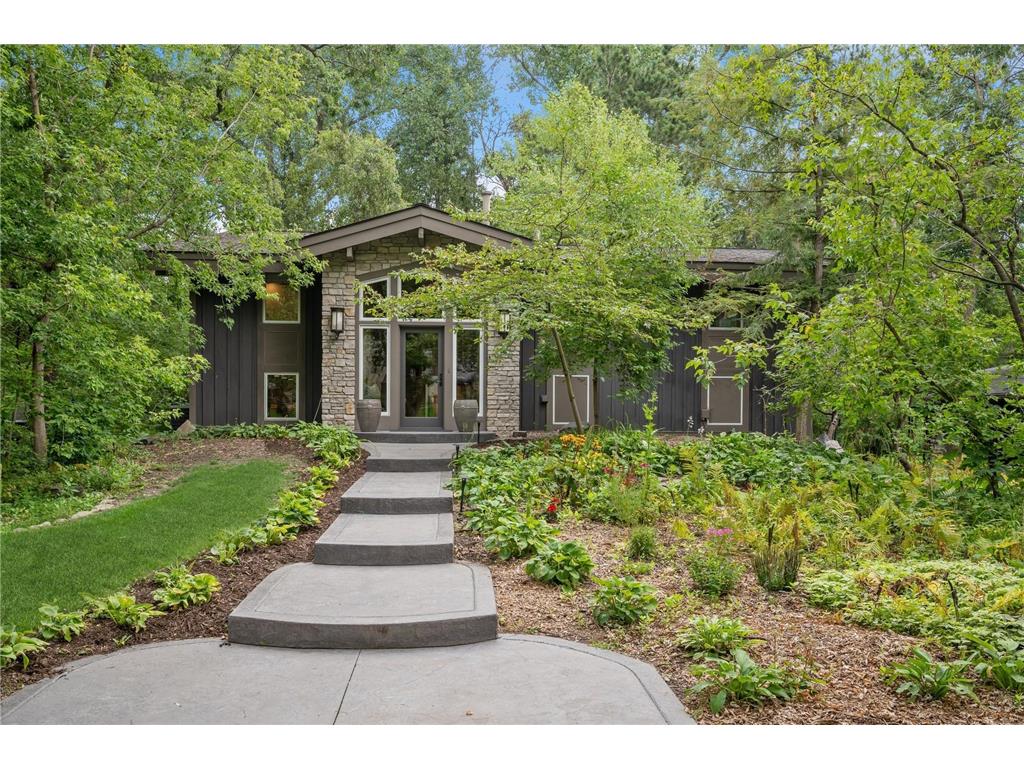 220 Meadow Lane N, Golden Valley, MN, 55422 | MLS: 6423378 | Edina Realty