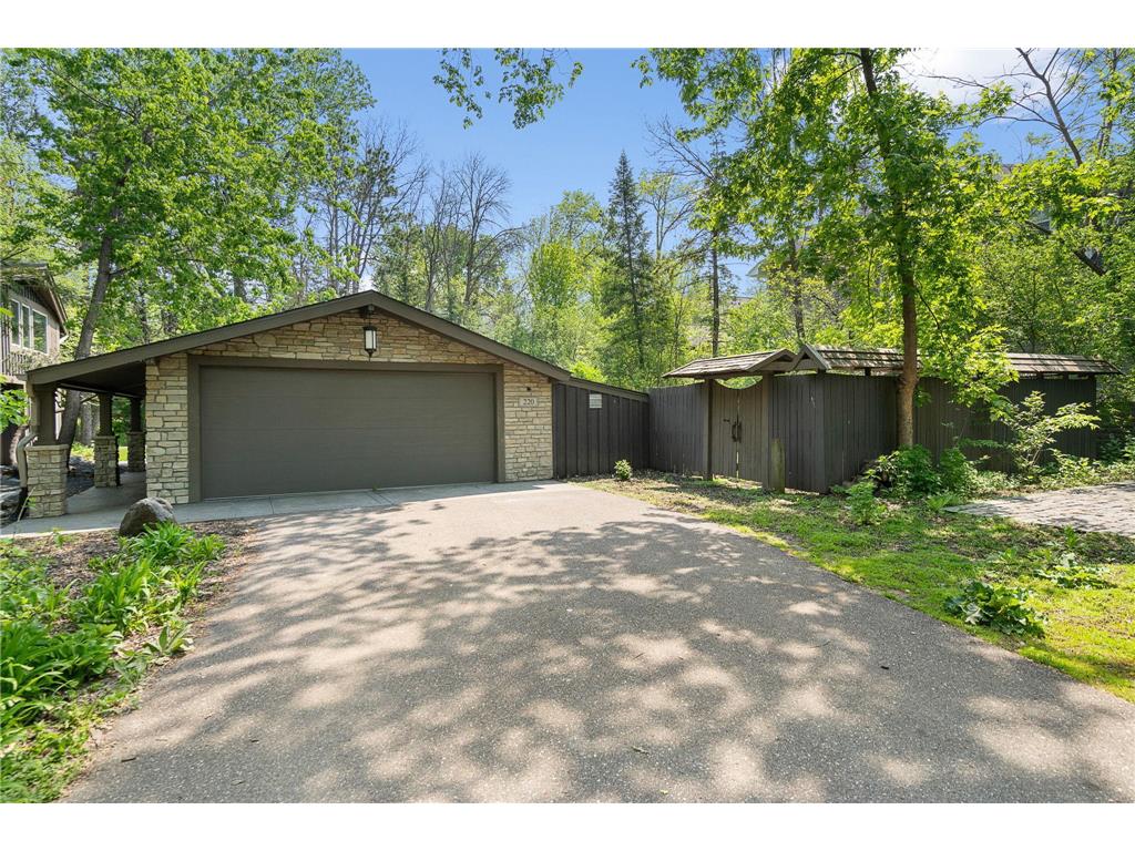 220 Meadow Lane N, Golden Valley, MN, 55422 | MLS: 6536058 | Edina Realty