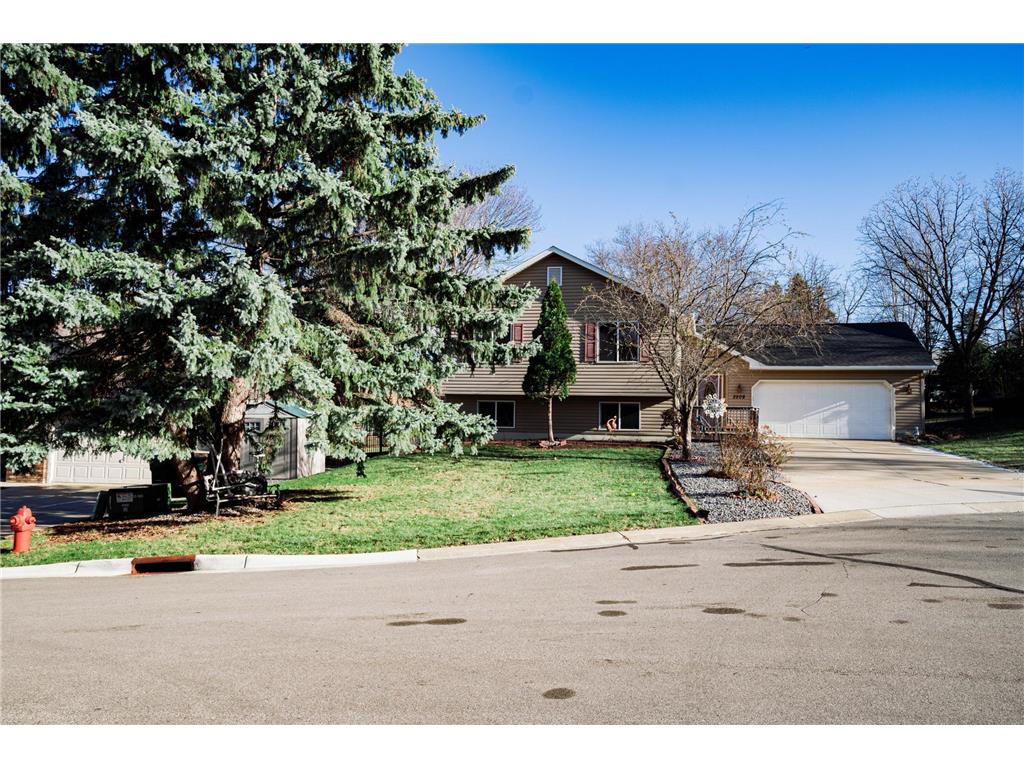 2208 Regent Lane SW, Rochester, MN, 55902 | MLS: 6642122 | Edina Realty