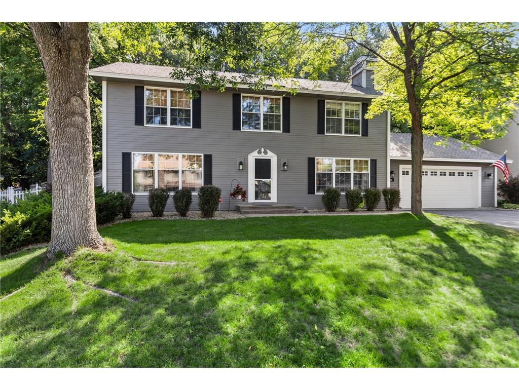 221 Carriage Lane, Burnsville, MN, 55306 | MLS: 6318390 | Edina Realty