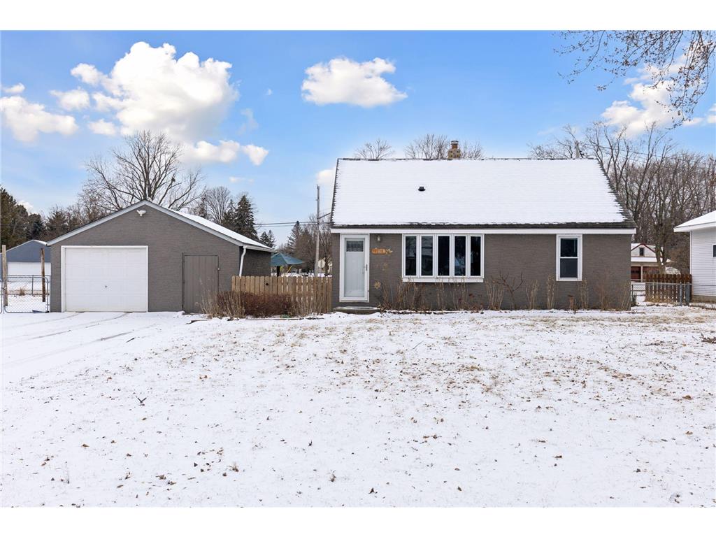 2210 Pinewood Drive, Mounds View, MN, 55112 | MLS: 6641481 | Edina Realty