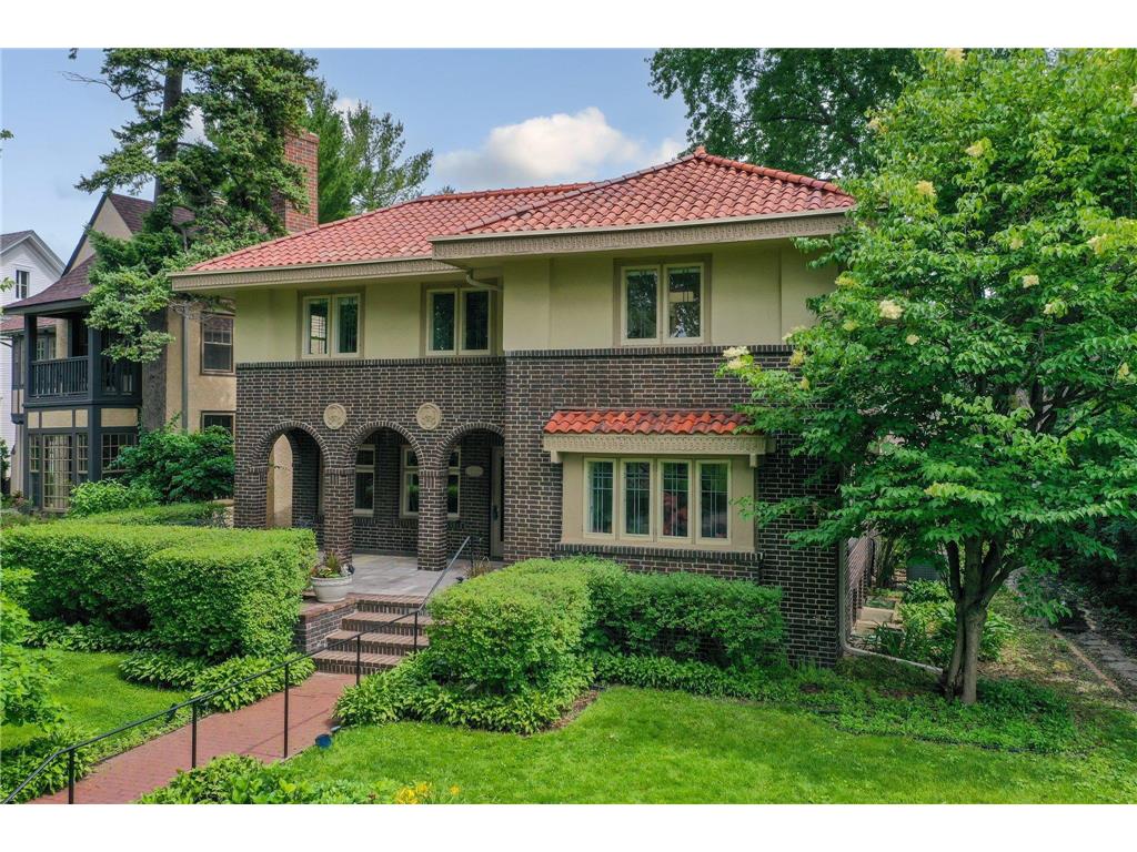 2211 Kenwood Parkway, Minneapolis, MN, 55405 | MLS: 6613621 | Edina Realty