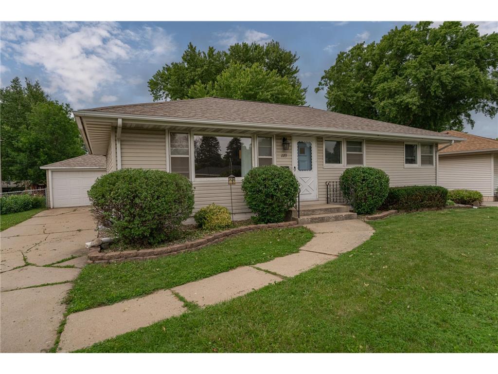 2213 Elton Hills Drive NW, Rochester, MN, 55901 | MLS: 6684915 | Edina ...