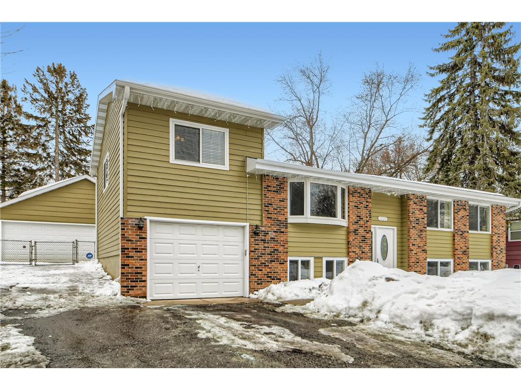 2226 Alrick Place, White Bear Lake, MN, 55110 | MLS: 6337231 | Edina Realty