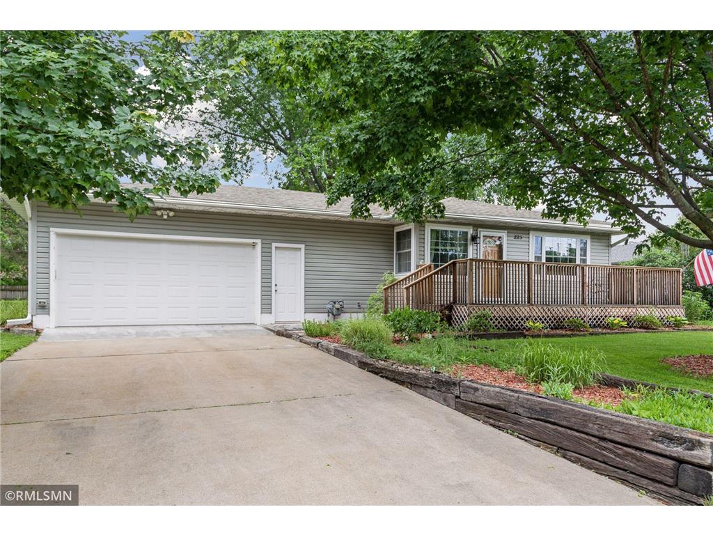 225 Baldwin Drive, Circle Pines, MN, 55014 | MLS: 6547176 | Edina Realty