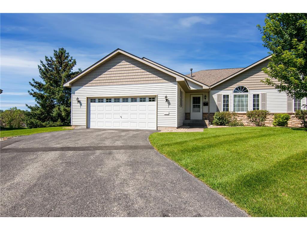 225 Bluff Drive, Somerset, WI, 54025 | MLS: 6416813 | Edina Realty