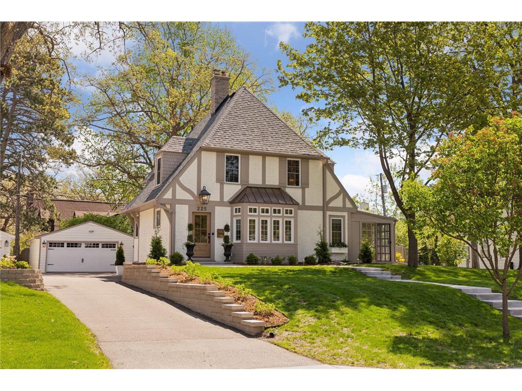 225 Holly Road, Hopkins, MN, 55343 | MLS: 6717641 | Edina Realty