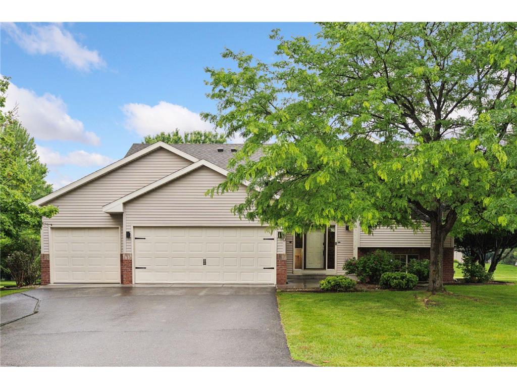 22740 Claire Court, Rogers, MN, 55374 | MLS: 6738366 | Edina Realty