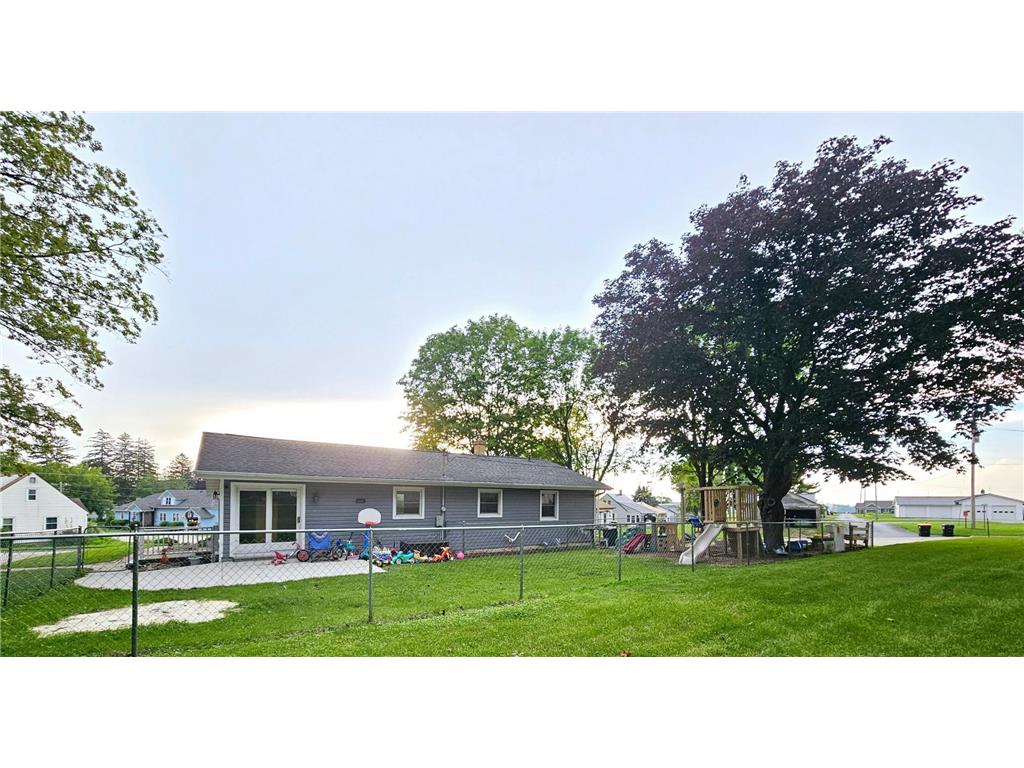 230 3rd Avenue NE, Spring Grove, MN, 55974 | MLS: 6568439 | Edina Realty