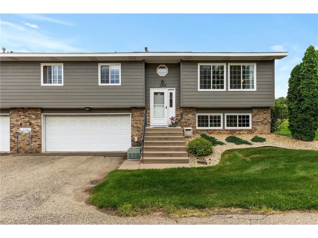 2306 Pond Avenue E, Maplewood, MN, 55119 | MLS: 6548364 | Edina Realty