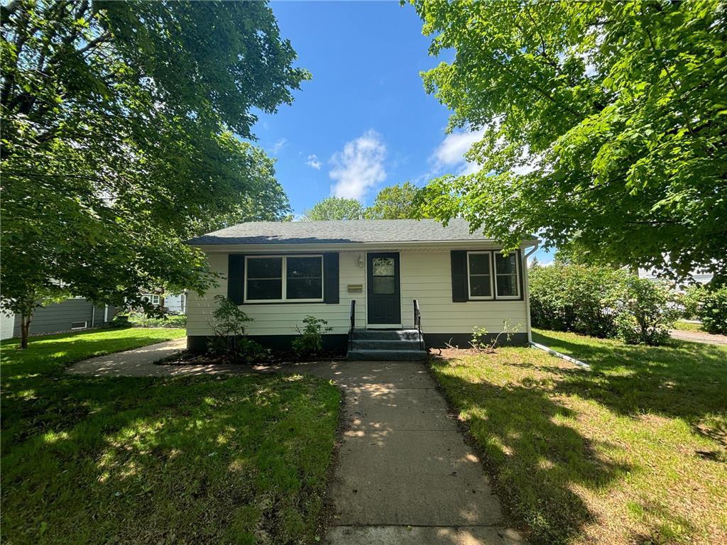 239 32nd Avenue N, Saint Cloud, MN, 56303 | MLS: 6542444 | Edina Realty