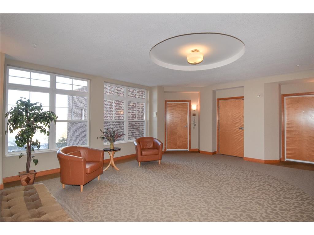 2407 39th Avenue NE #309, Saint Anthony, MN, 55421 | MLS: 6485034 | Edina Realty