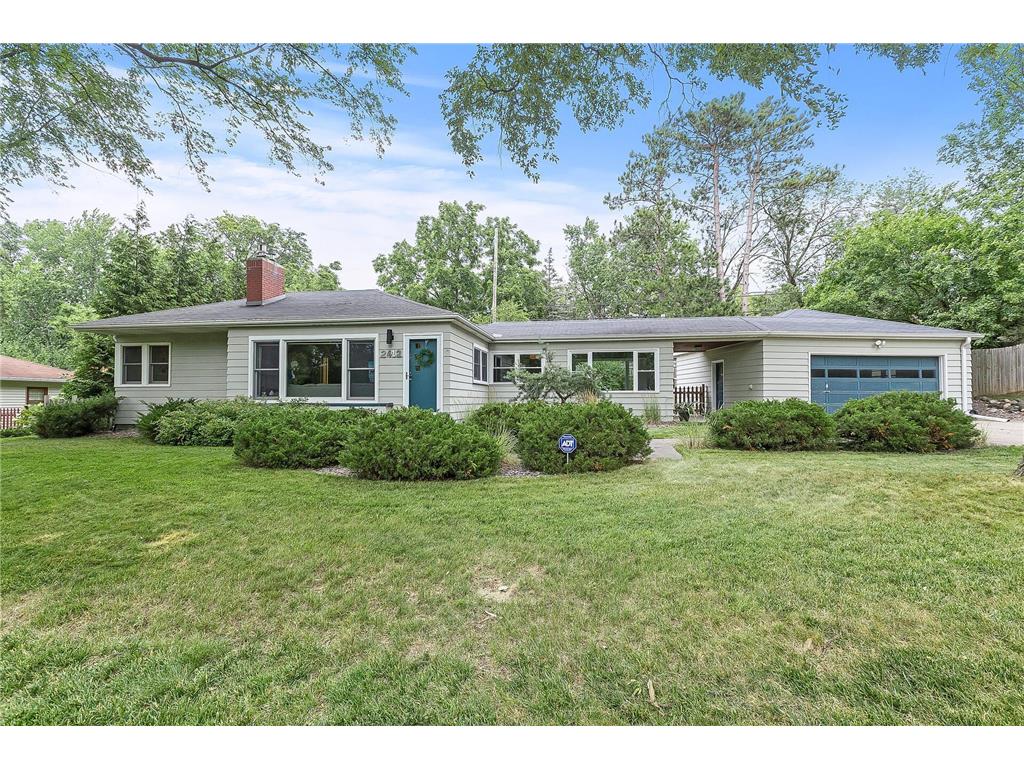 2412 Byrd Avenue N, Golden Valley, MN, 55422 | MLS: 6311256 | Edina Realty