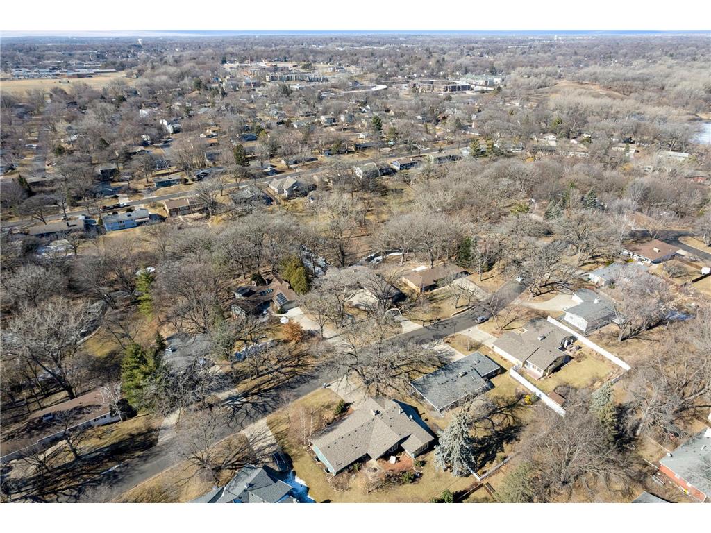 2425 Vale Crest Road, Golden Valley, MN, 55422 | MLS: 9086090 | Edina ...